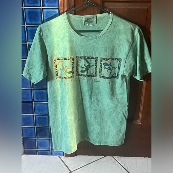 Guava Beach | Tops | Guava Beach Cotton Tee Shirt Gecko Design With ...